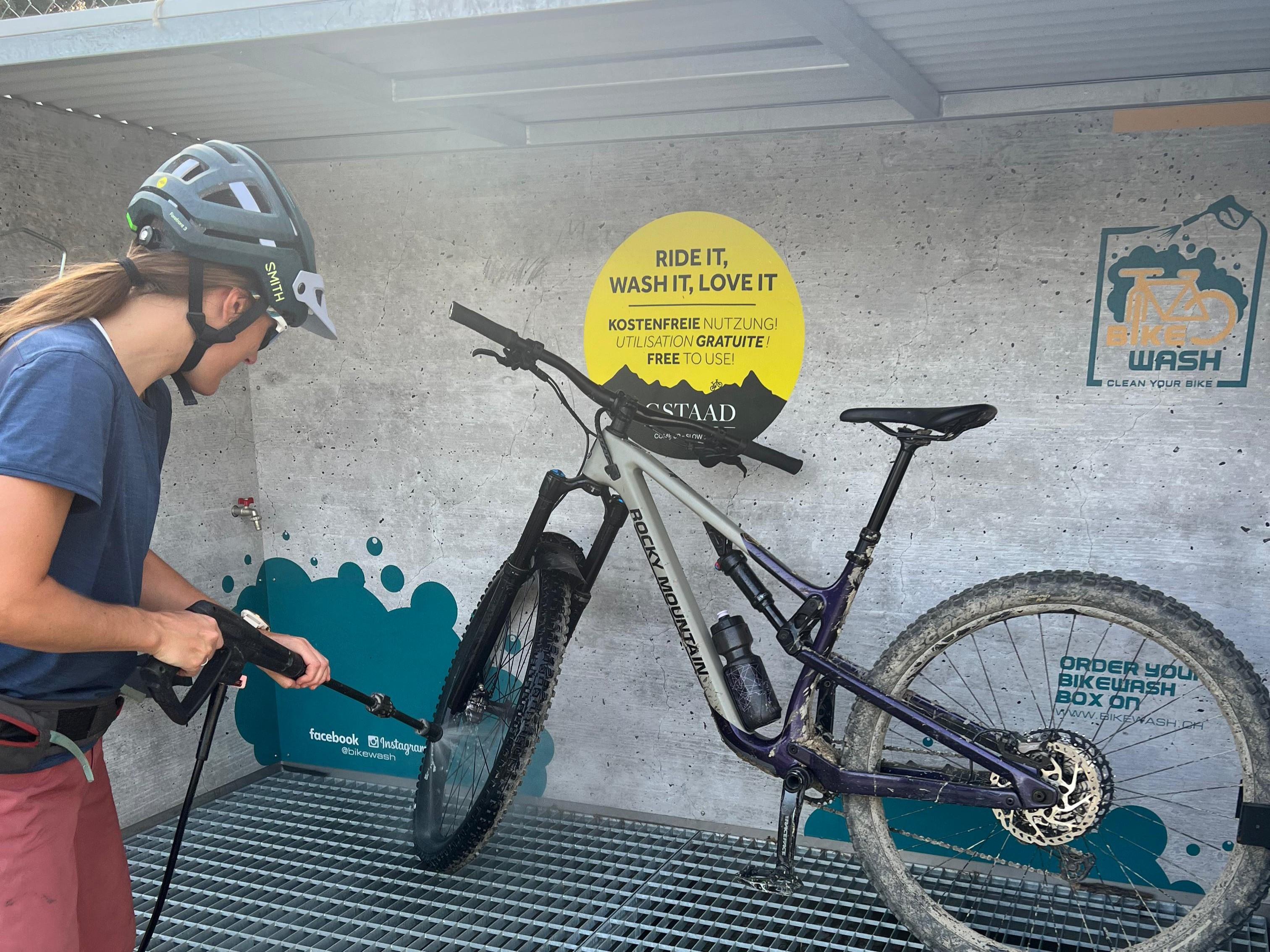 Bike washing station Oeyetli