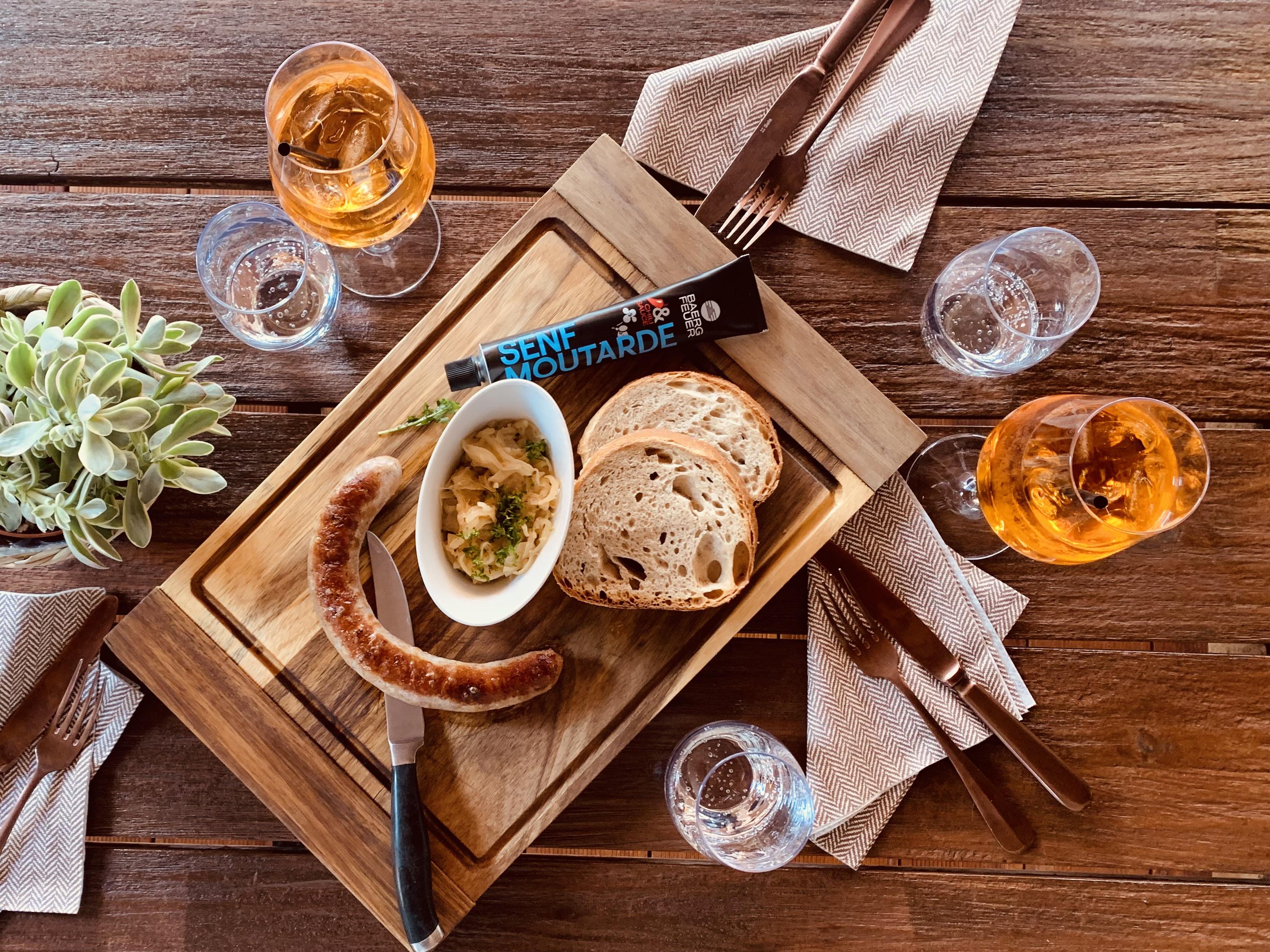 Elk Bar & Restaurant