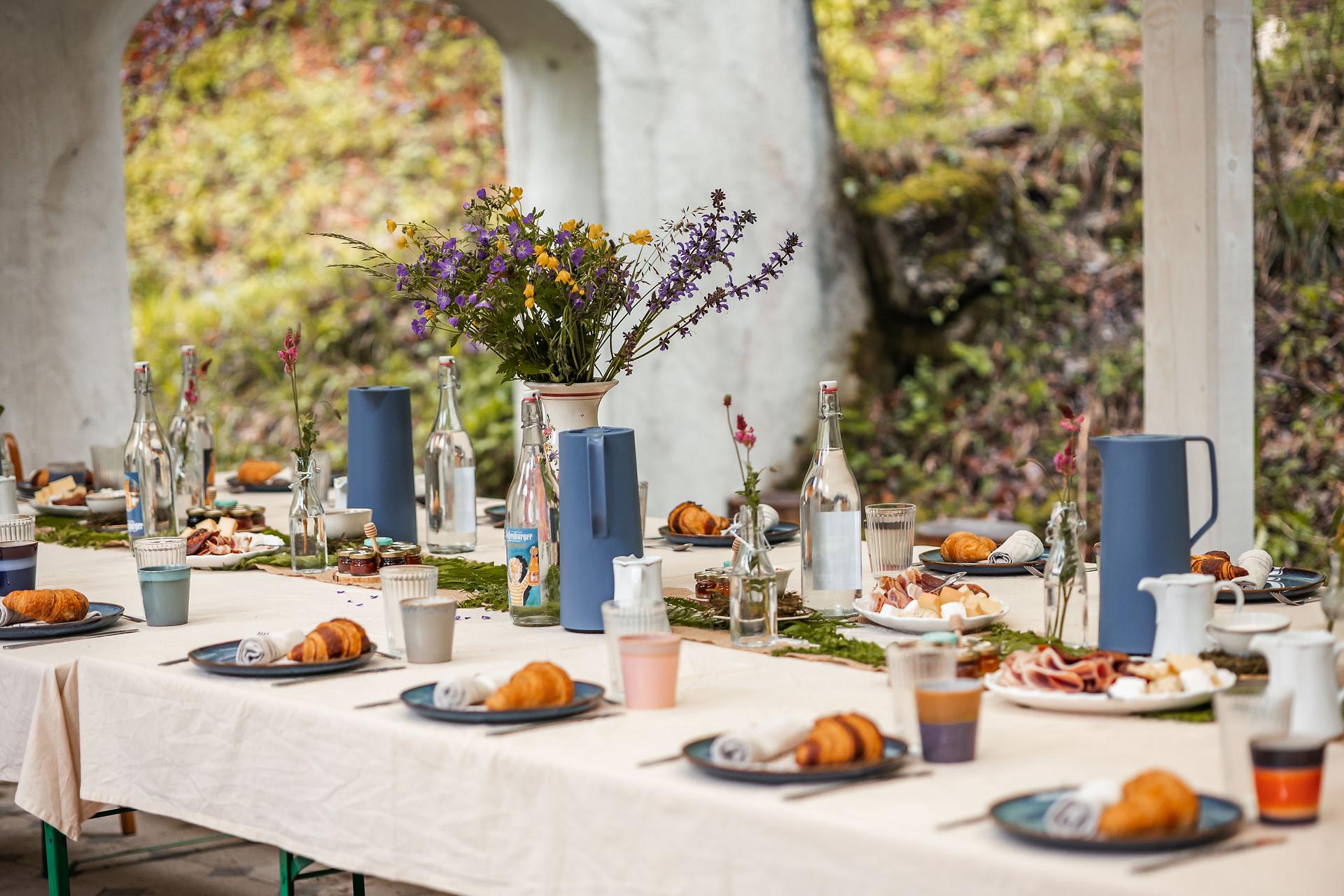 Lenk-Simmental Tourismus: Waldbrunch am Lagerfeuer mit Tour durchs ...