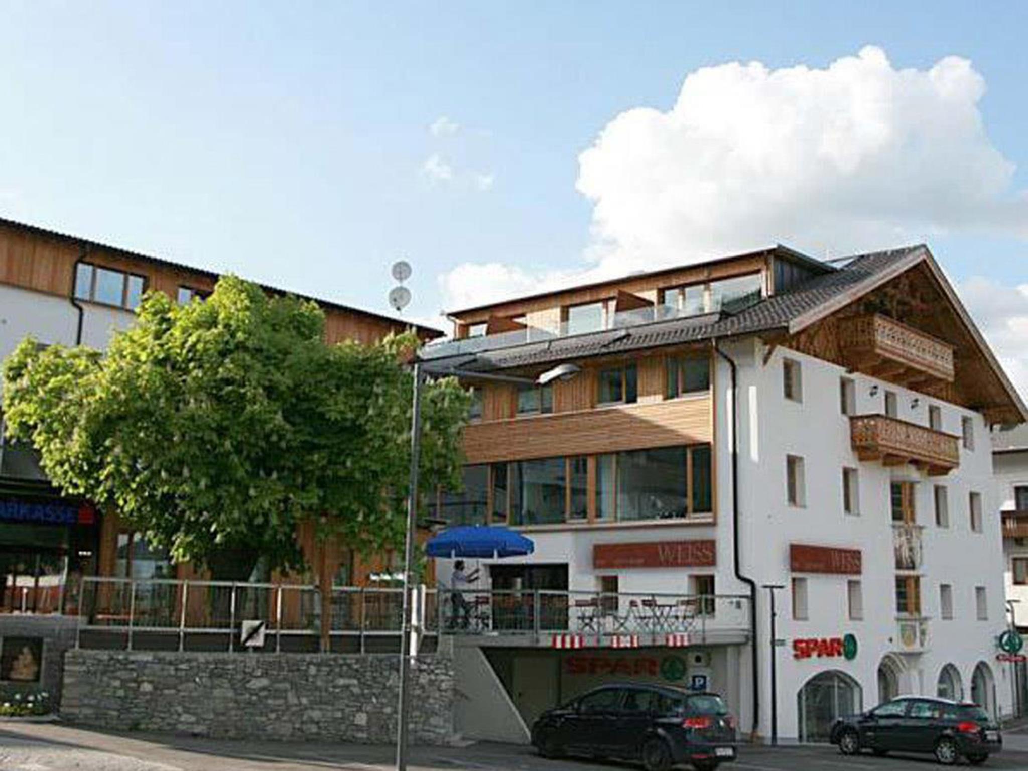 Restaurant Schwarz WEISS - MUTTERERALM INNSBRUCK