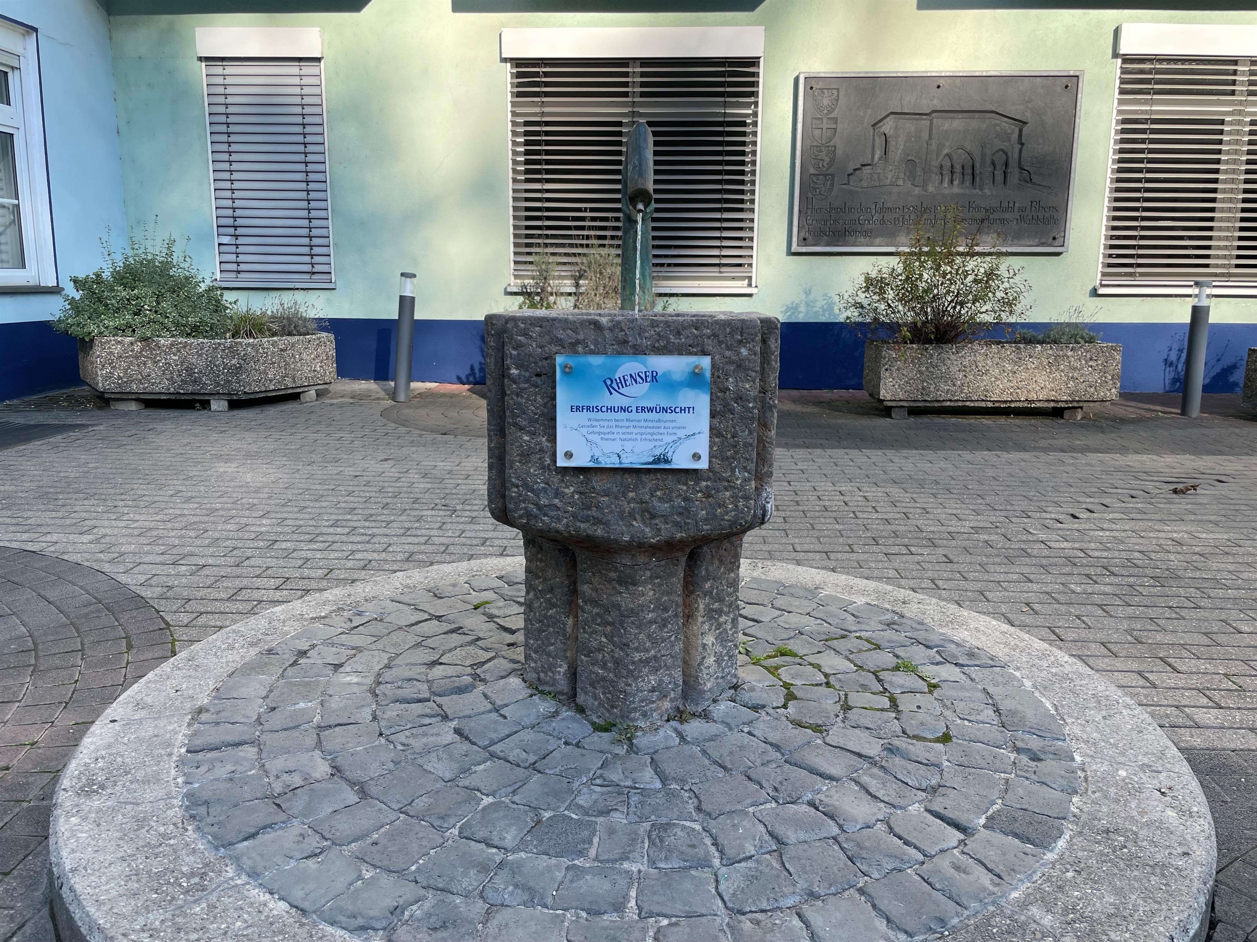 Rhenser Mineralbrunnen GmbH und Trinkwasserbrunnen