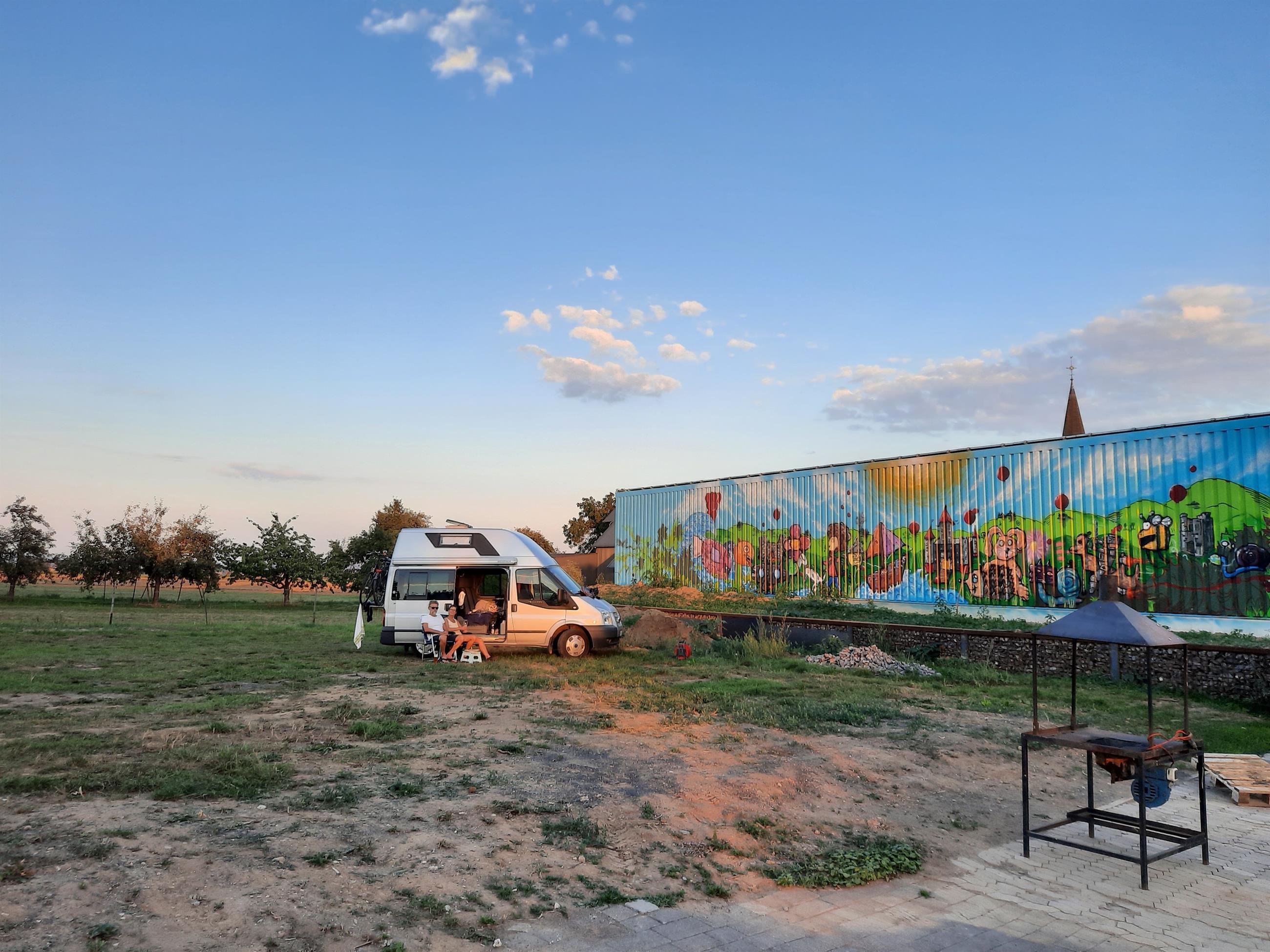 Wohnmobil-Stellplatz Graffiti Wall in Kail