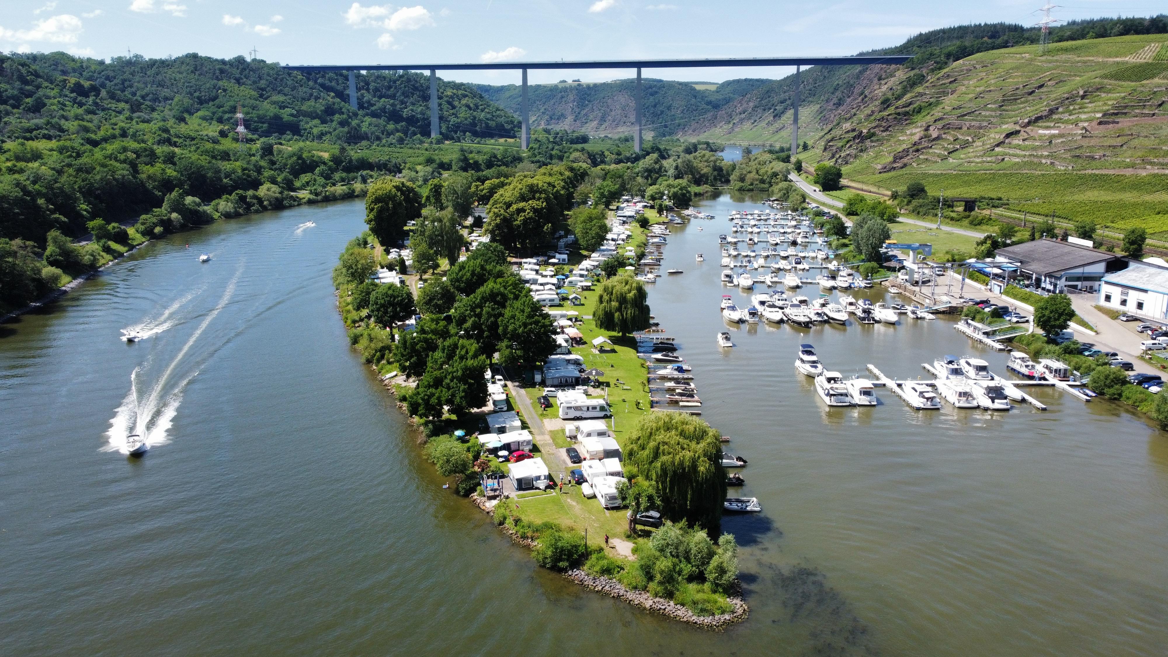 Ferieninsel Winningen — Camping