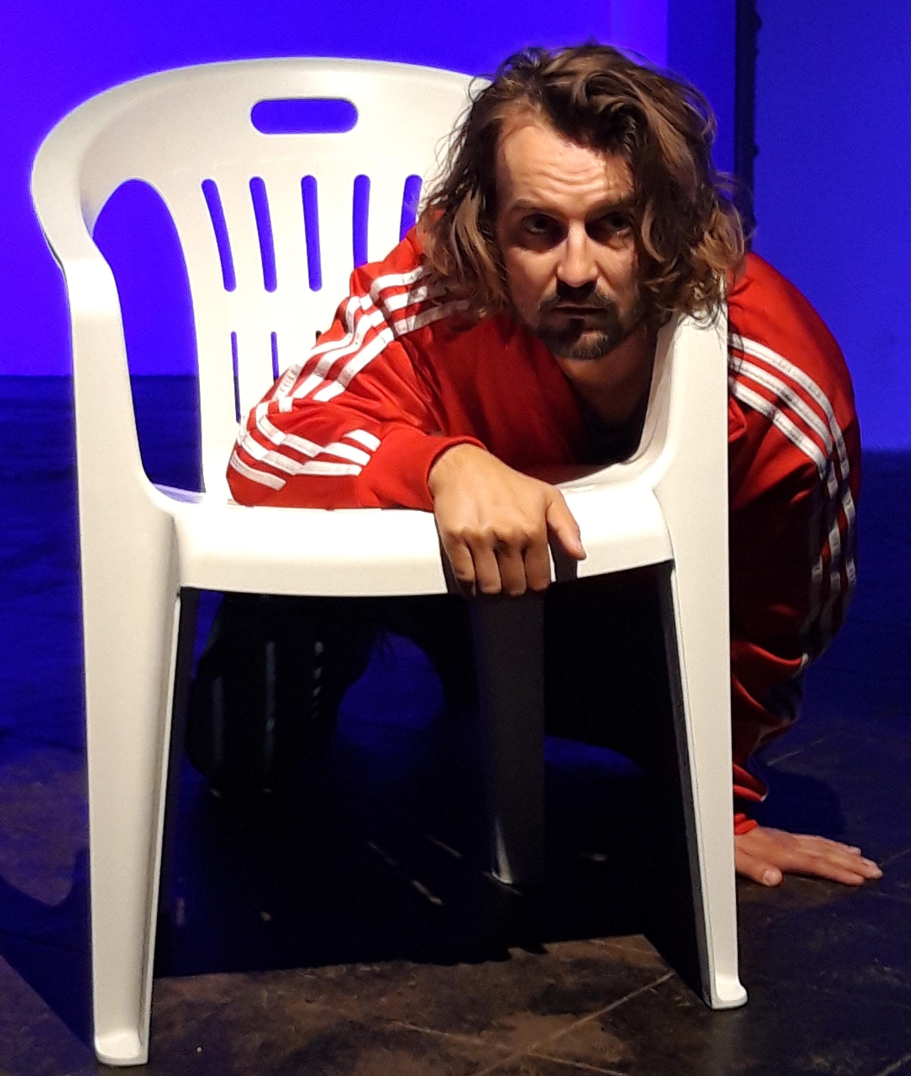 Krieg. Stell dir vor, er wäre hier