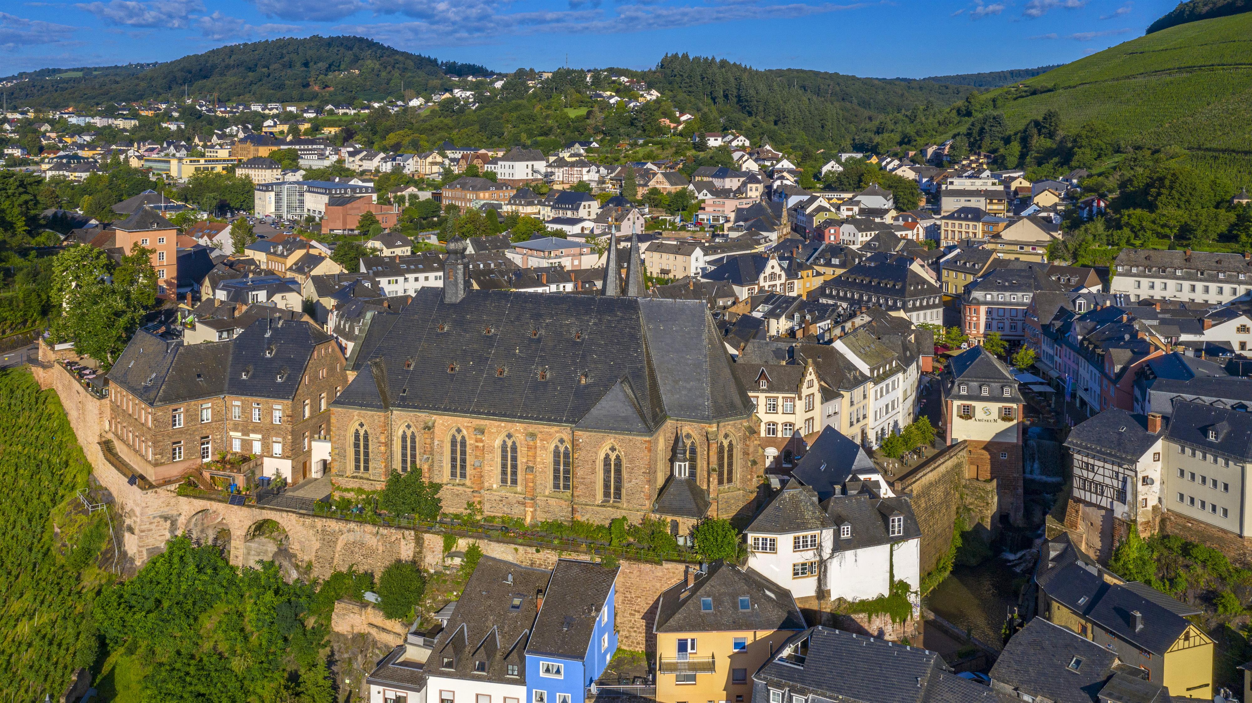 Pfarrkirche St. Laurentius | Städtetour Saarburg