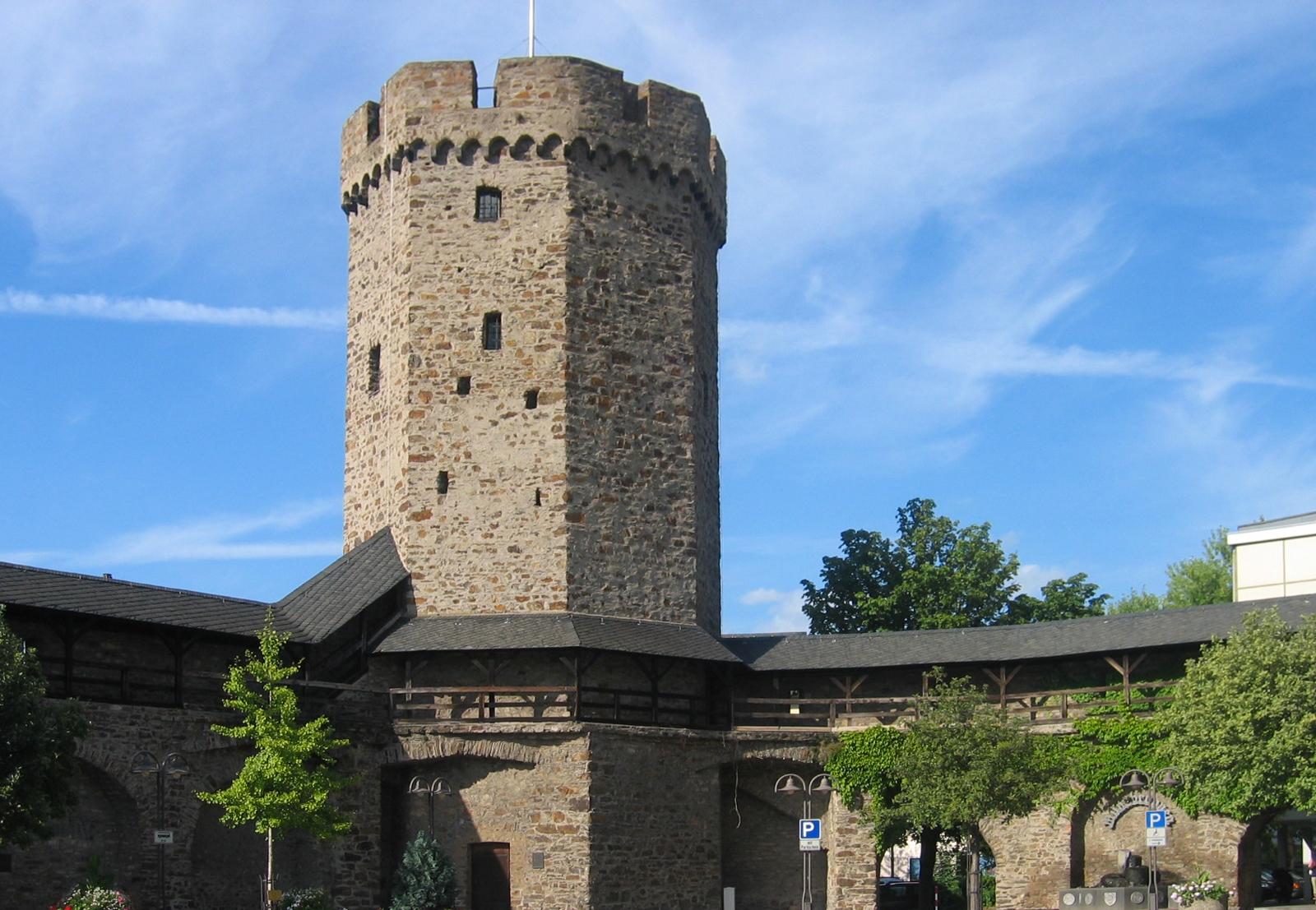 Wehrgang und Hexenturm