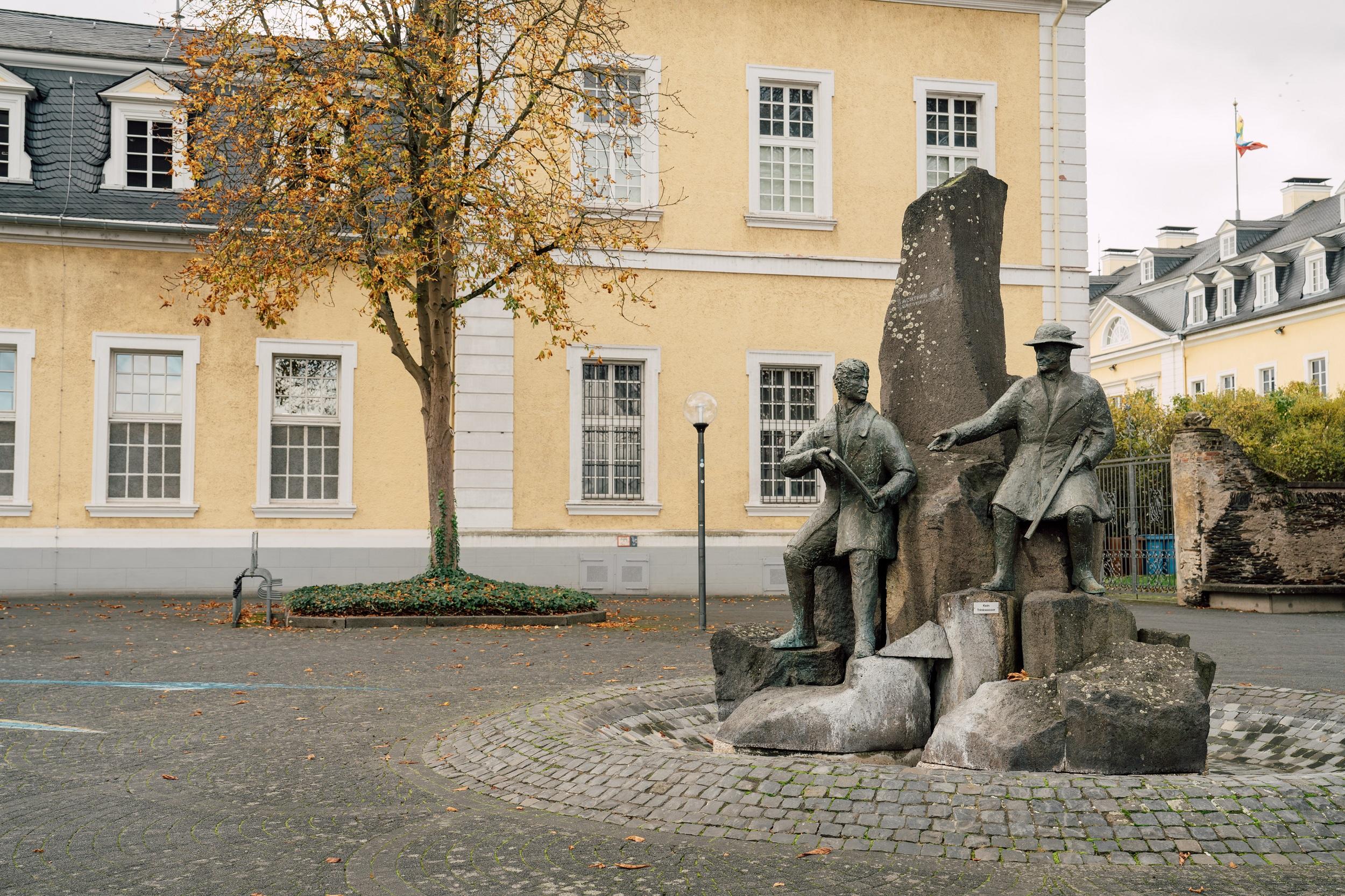 Prinz Maximilian zu Wied Denkmal | Infosystem