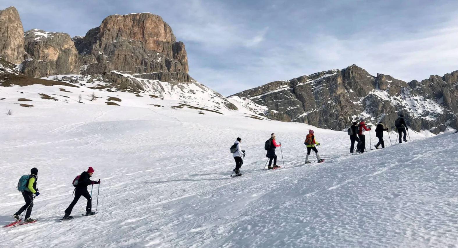 Snowshoeing tour - FULL DAY | Dolomiti Superski