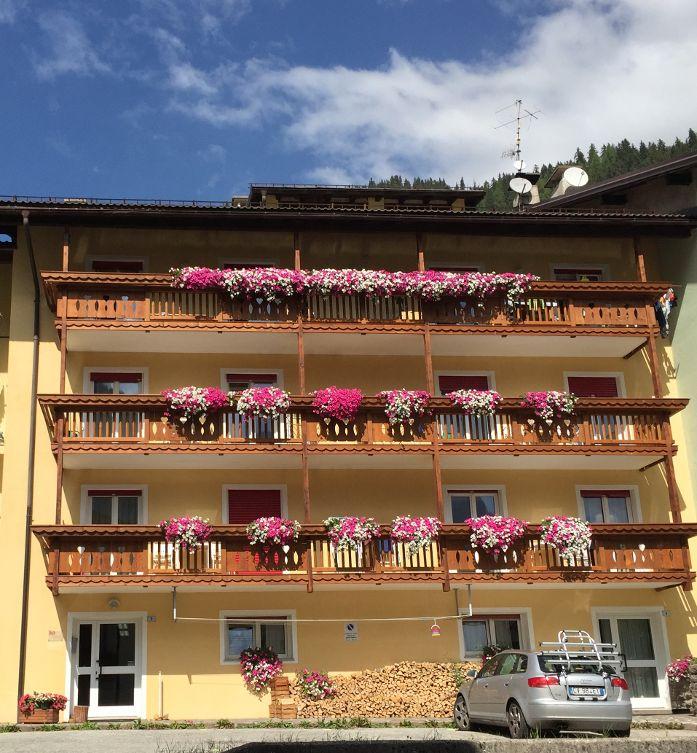 BIASIO FLAVIA - APPARTAMENTI MARIA | Dolomiti Superski
